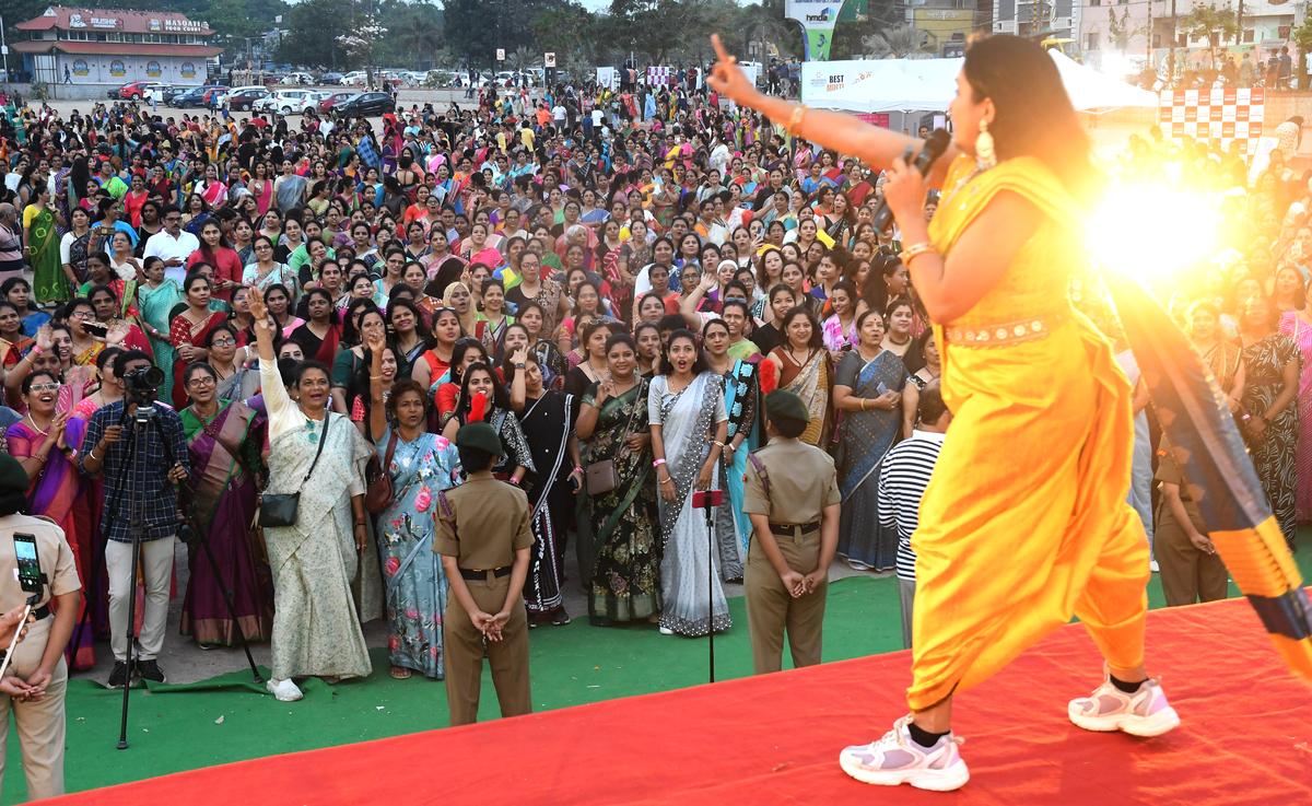 Taneira Saree Run 2024: Women in Hyderabad, get ready to run in your ...