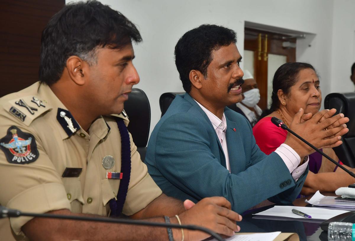 800 showers set up at Krishna river ghats in Vijayawada for Dasara ...