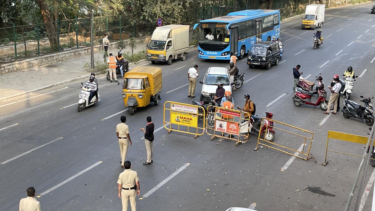 Police step up checks at entry and exit points to City - The Hindu