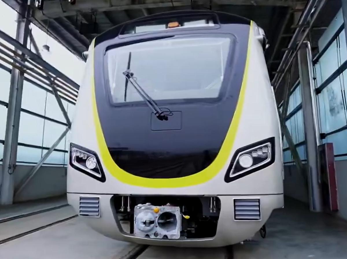 Chinese company ships first set of coaches for Namma Metro Yellow Line ...