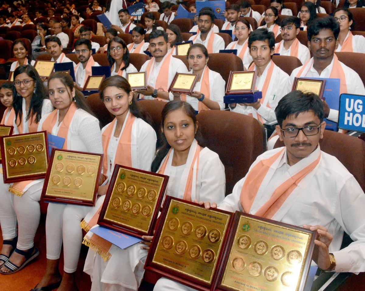 Youth should strive to make India a world power by harnessing the ...