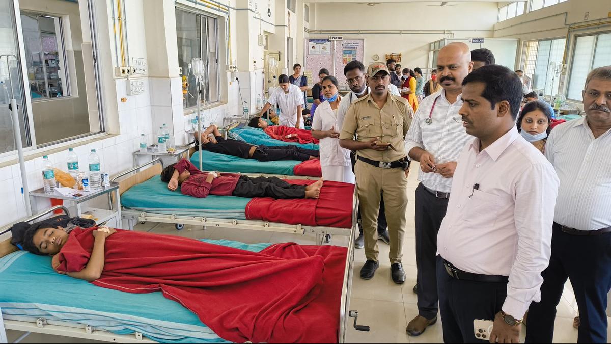 Mandya DC checks on students hospitalised for food poisoning - The Hindu