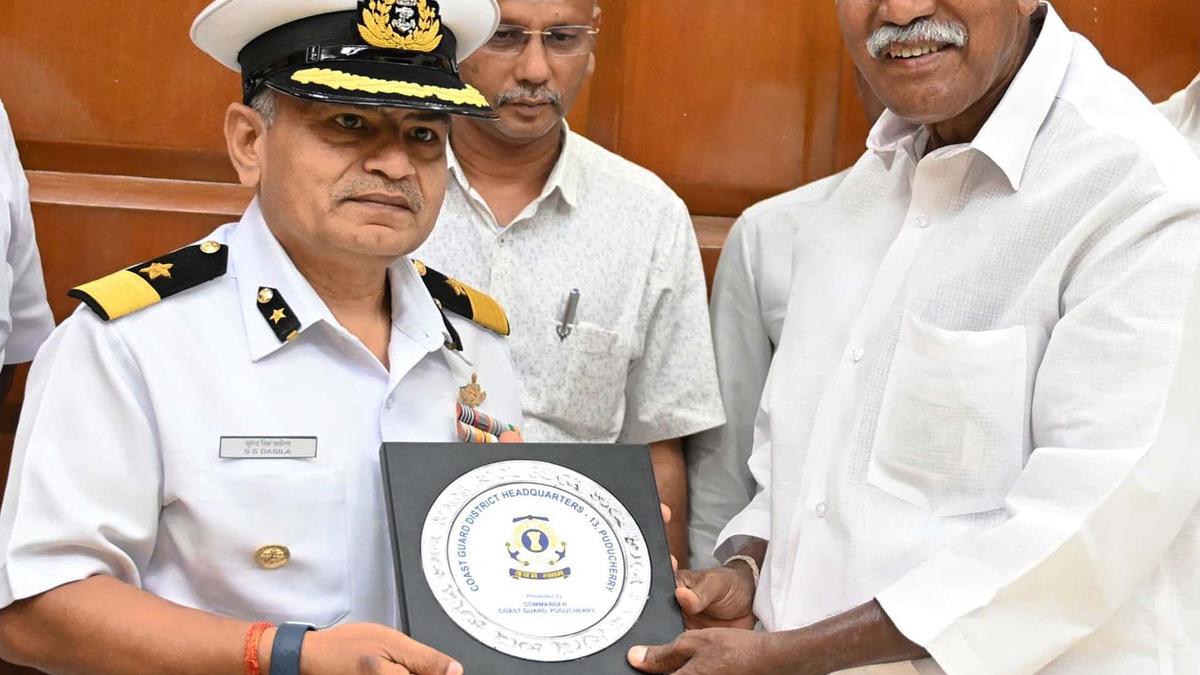 Coast Guard DIG calls on Puducherry Chief Minister - The Hindu