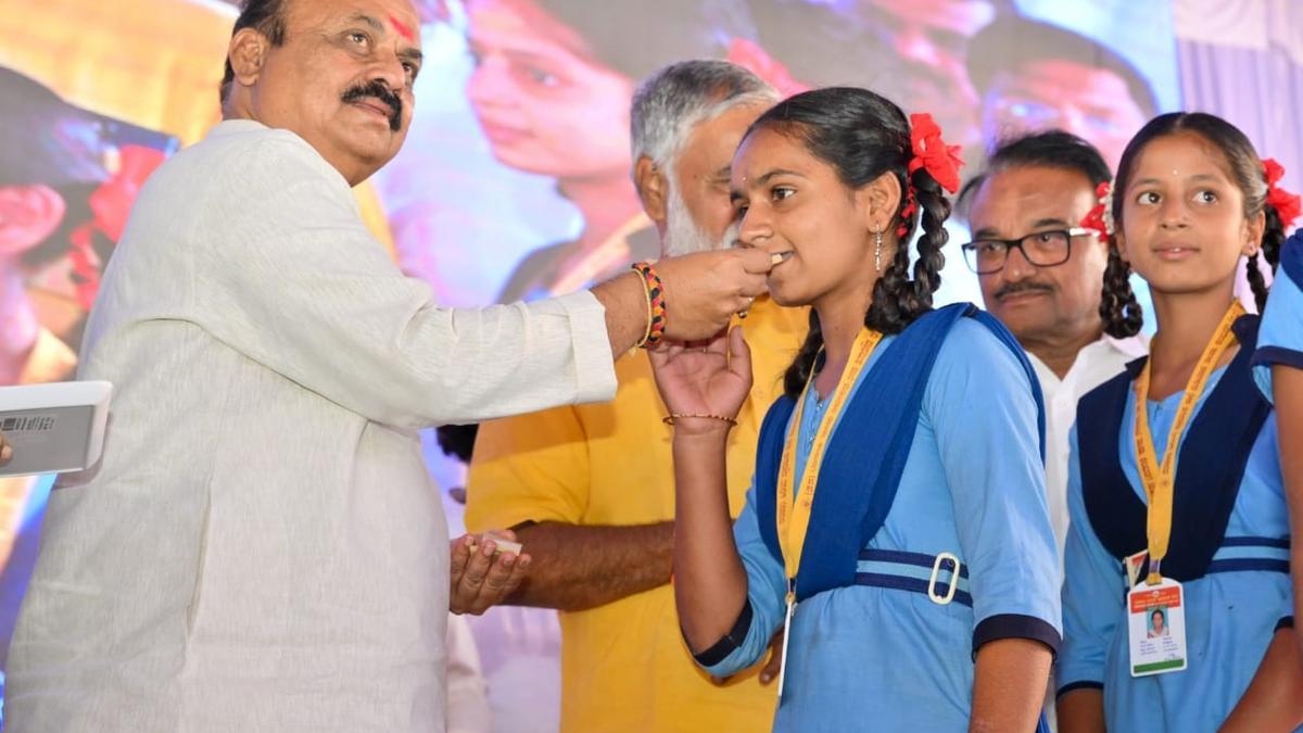 Chief Minister launches Viveka Scheme for building special classrooms ...