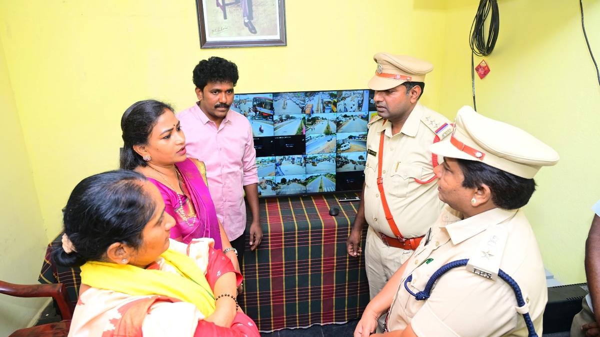 MP Midhun Reddy’s arrest based on ‘concrete evidence’, says Home Minister Anitha - The Hindu