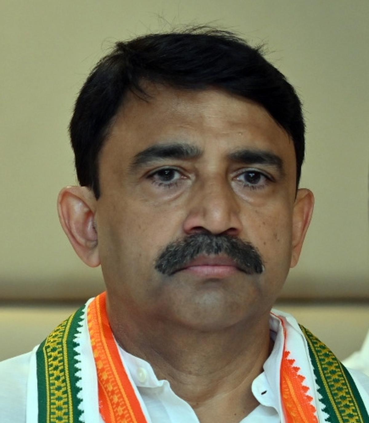 Raichur Lok Sabha constituency: It is a battle between a ‘raja’ and a former public servant in ...