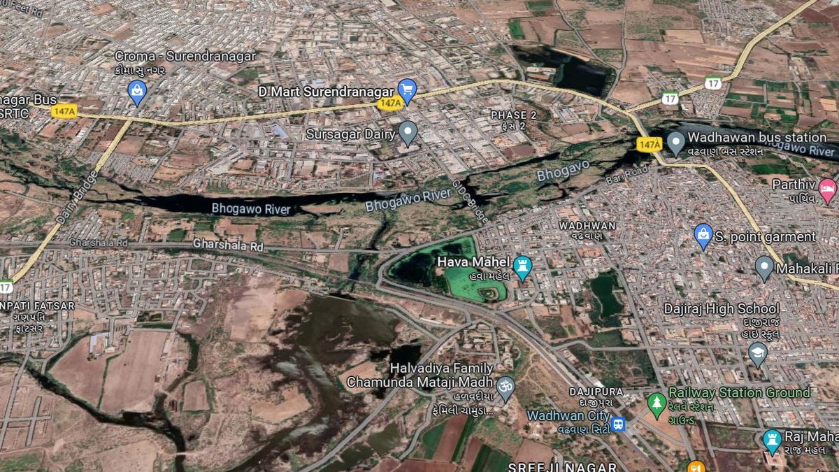 Part of old bridge on Bhogavo river collapses in Gujarat’s ...