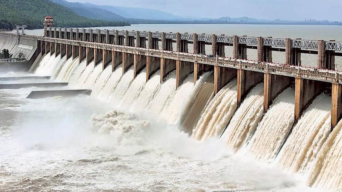 Tungabhadra Reservoir crest gate washed away, flood alert issued - The ...