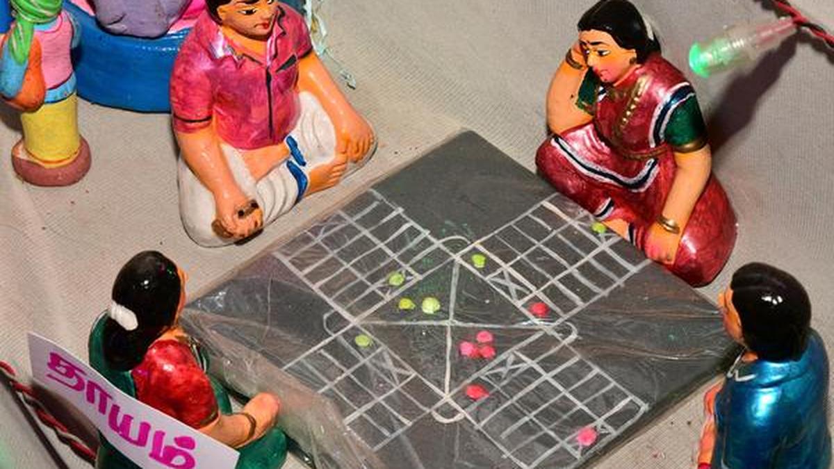 These kolu dolls tell folk tales for school children - The Hindu