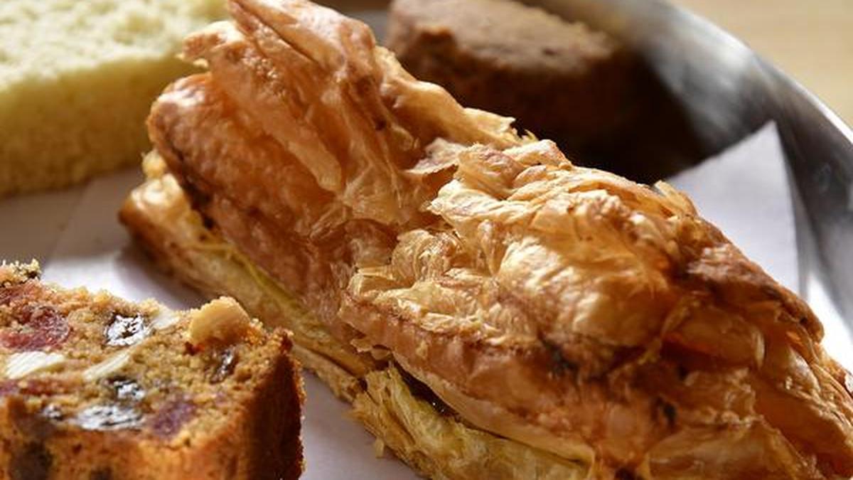 On Bengaluru’s Variar Bakery’s butter biscuits and tea cakes - The Hindu