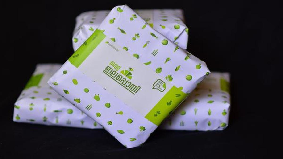 Oru Ilappothi uses corn starch sachets for their banana leaf-wrapped ...