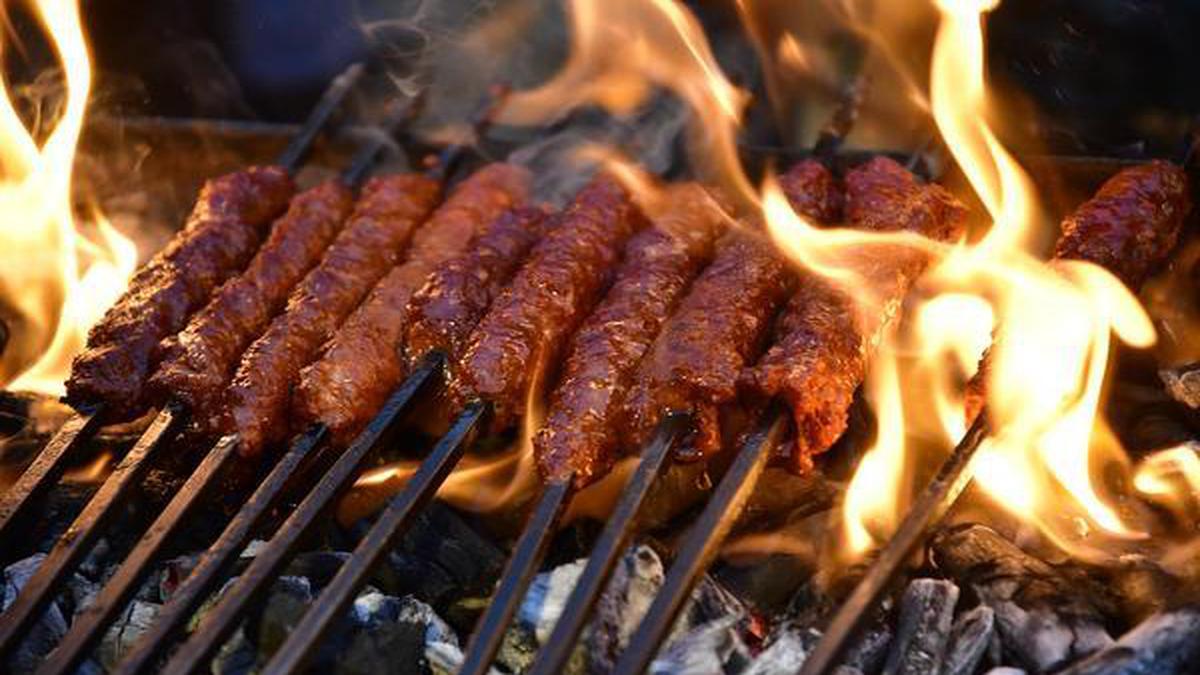 COVID-19: First time in 250 years, Mumbai’s iconic Ramzan food market ...