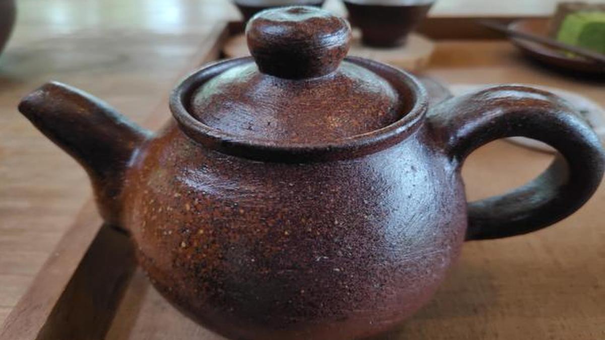 An ‘unceremonious’ tea ceremony - The Hindu