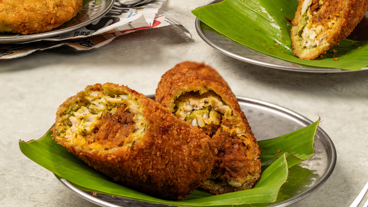 Relive 1960s Kolkata cabin food culture in Bengaluru - The Hindu