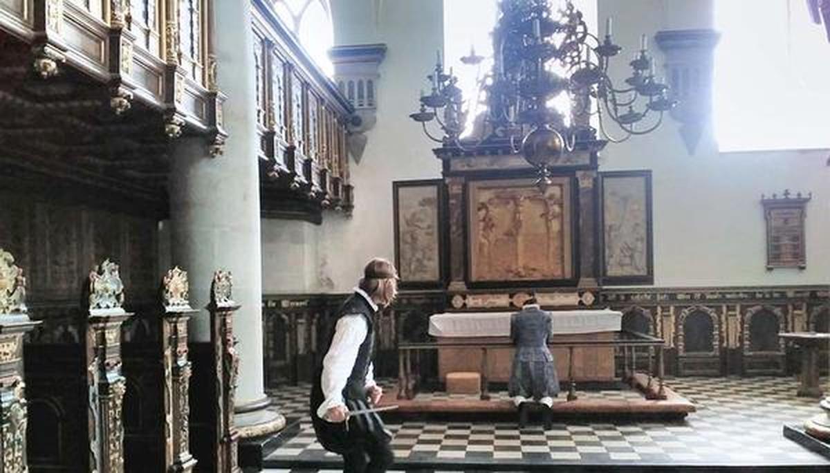 17mp__Hamlet_wondering_whether_to_kill_Claudius.jpg - The Hindu