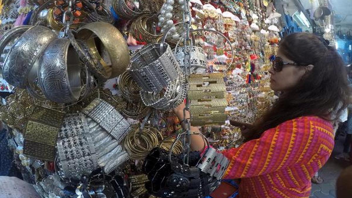 Down My Road: Colaba Causeway, the cause of all joy - The Hindu