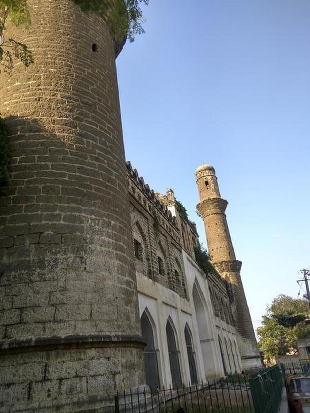 Discover a 14th century Dargah in Kalaburagi - The Hindu