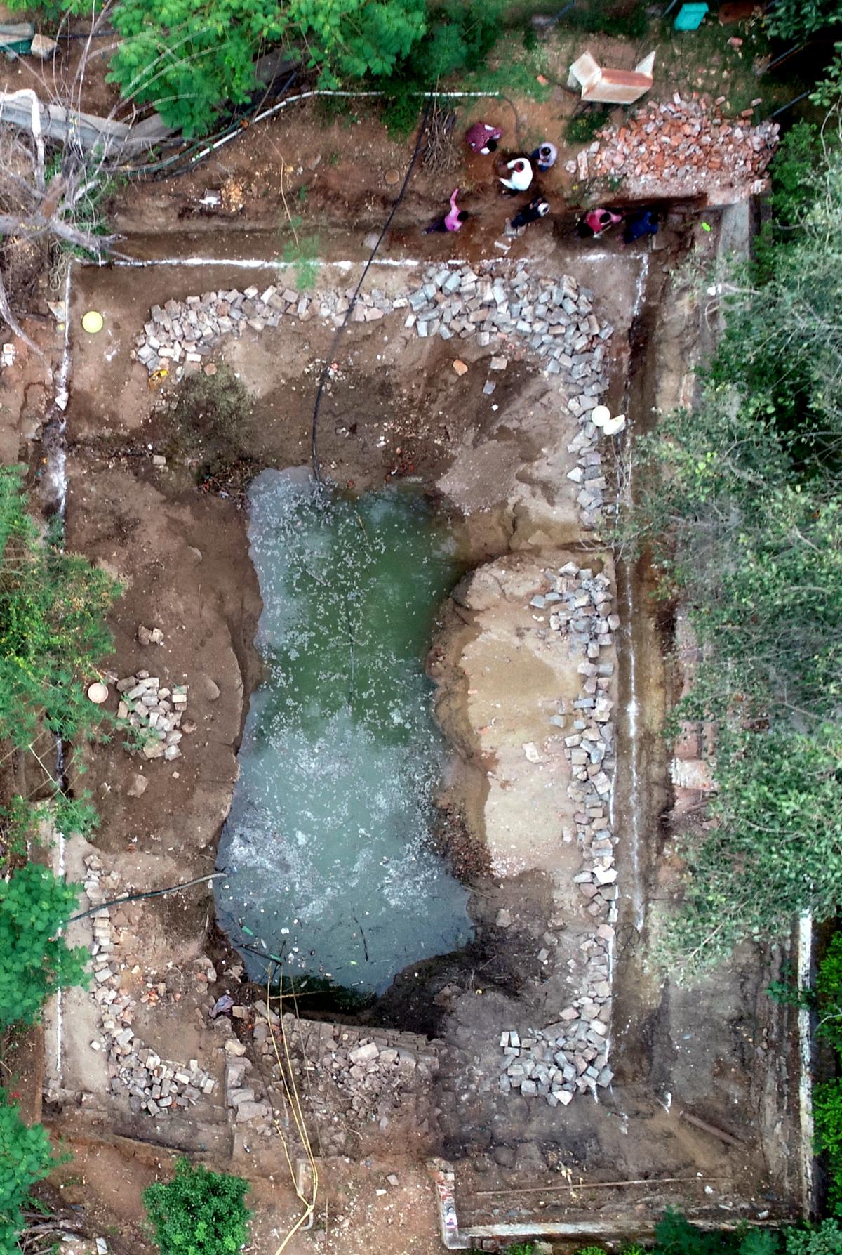 Answering the call of 10,000 baolis - The Hindu