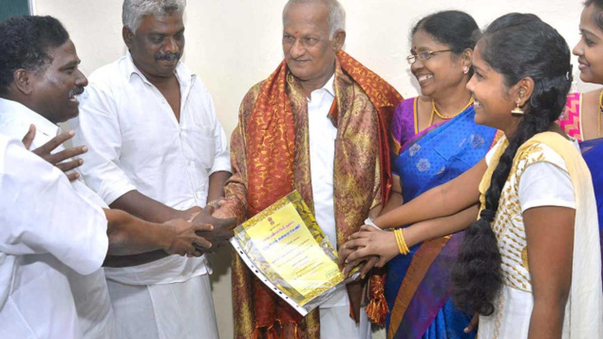 Kalaimamani awards presented - The Hindu