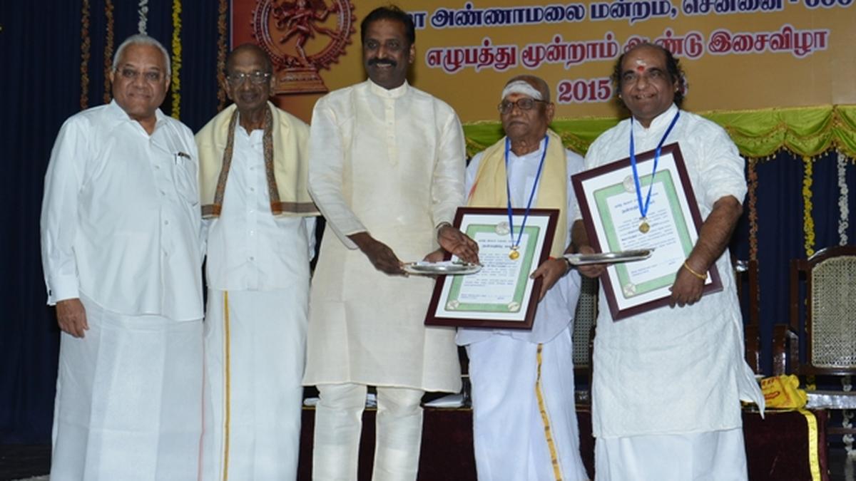 Tamil Isai Sangam confers titles on two musicians - The Hindu
