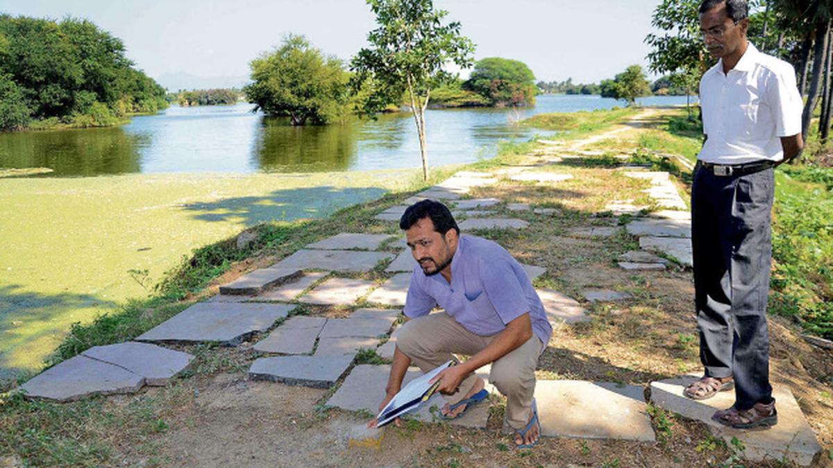 Mookaneri Lake bund found ‘encroached upon’ - The Hindu