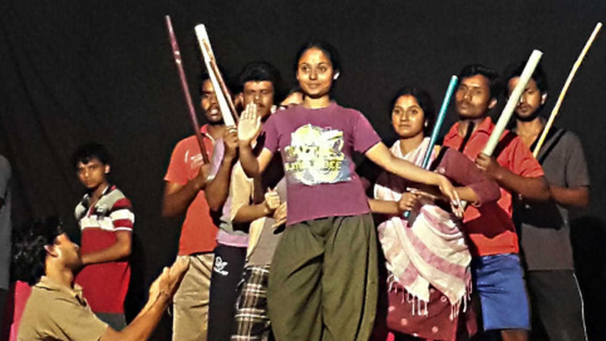 Samudaya starts theatre repertory - The Hindu