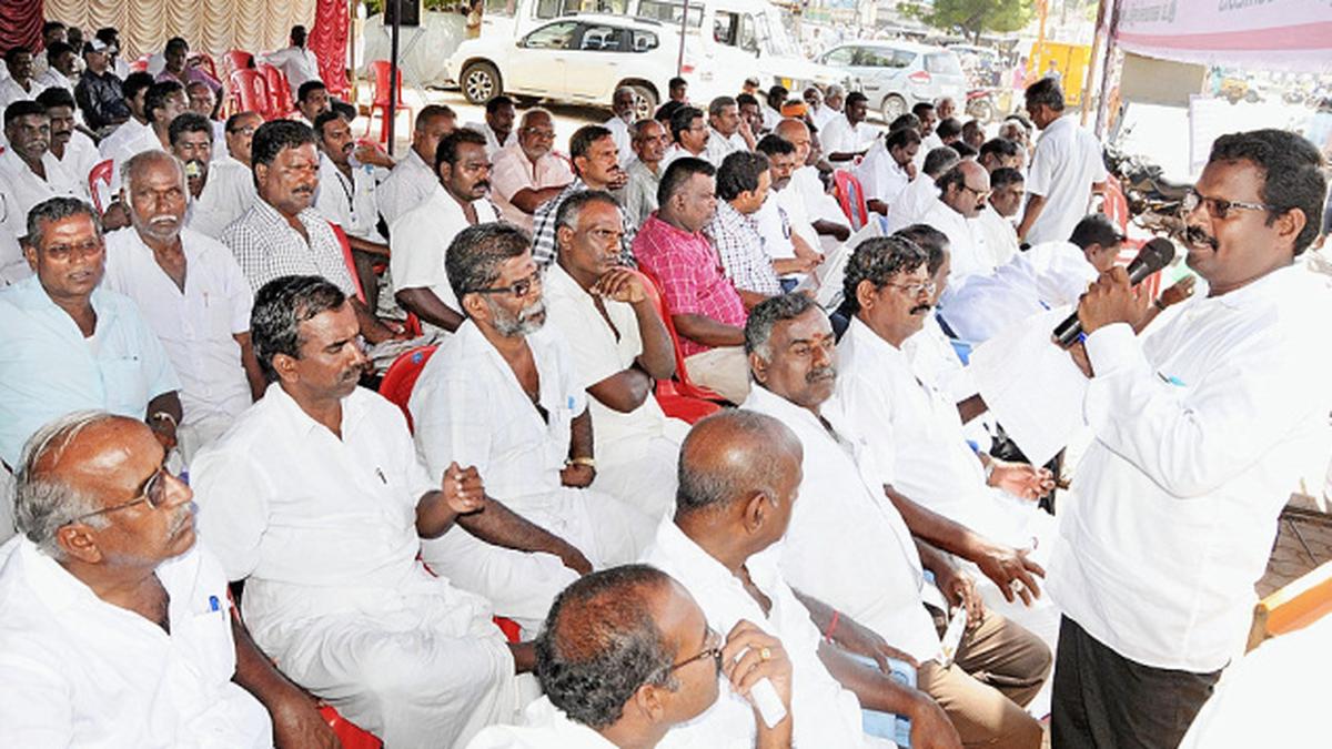 TWAD Board contractors observe fast for payment - The Hindu