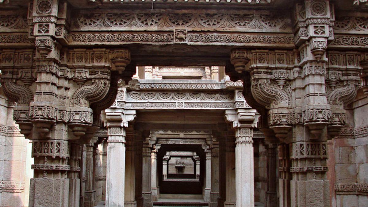 Adalaj Vav: A fusion of geometric patterns - The Hindu