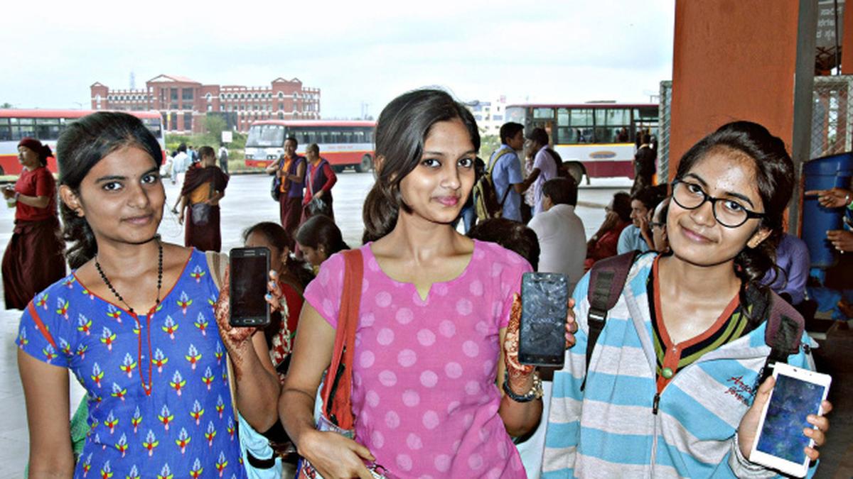 Free Wi-Fi launched at Hassan KSRTC bus-stand - The Hindu