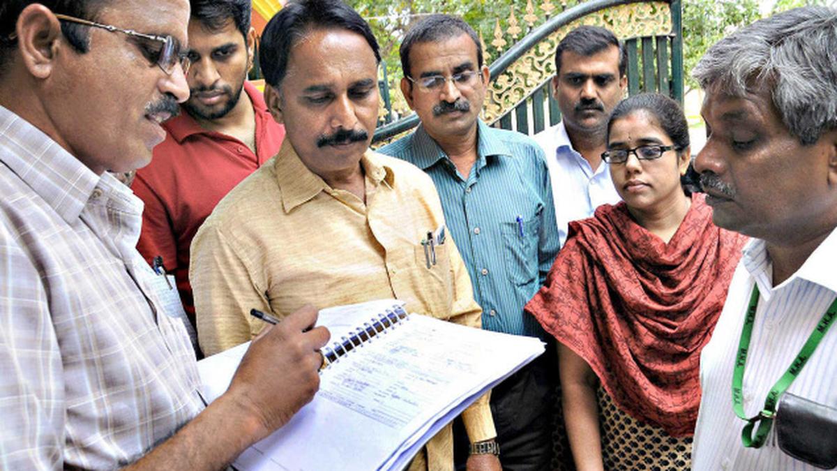 Seeding of Aadhaar with NPR begins in Mysuru - The Hindu