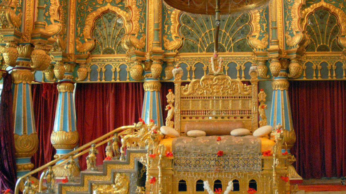 Palace readies golden throne for Dasara - The Hindu