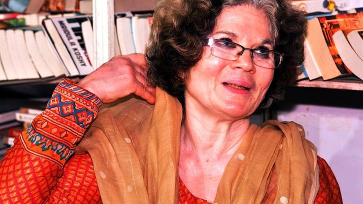 Satchidanandan quits Akademi posts, Sara Joseph to return award - The Hindu