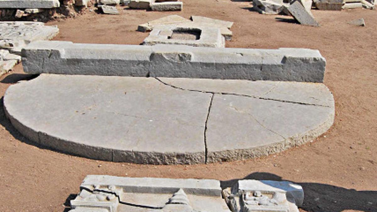 Buddhist monk comes to Sannati looking for Ashoka’s tomb - The Hindu