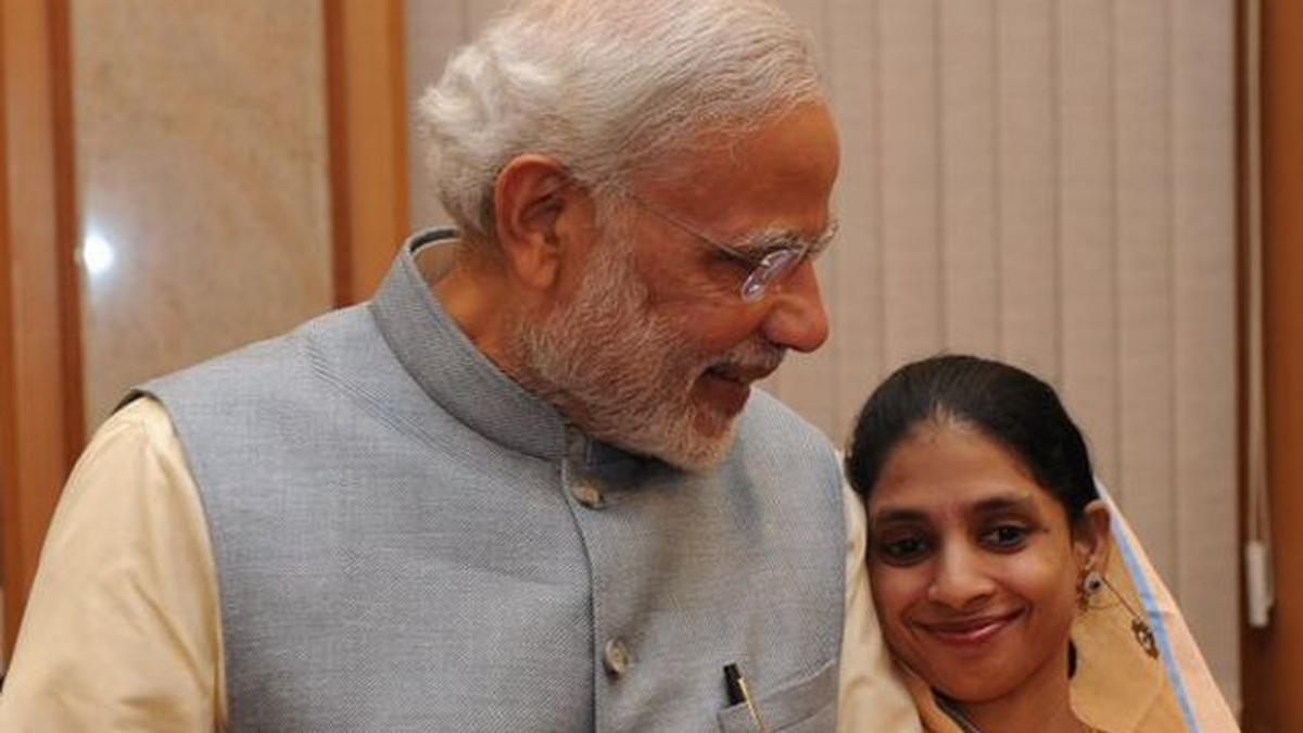 Prime Minister Narendra Modi meets Geeta - The Hindu