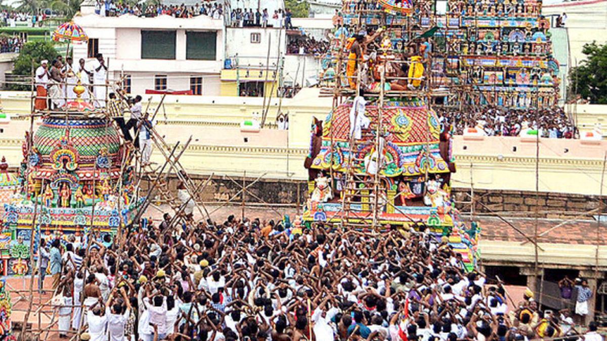 Vedaranyeswarar temple ‘kumbhabhishekam’ draws thousands - The Hindu