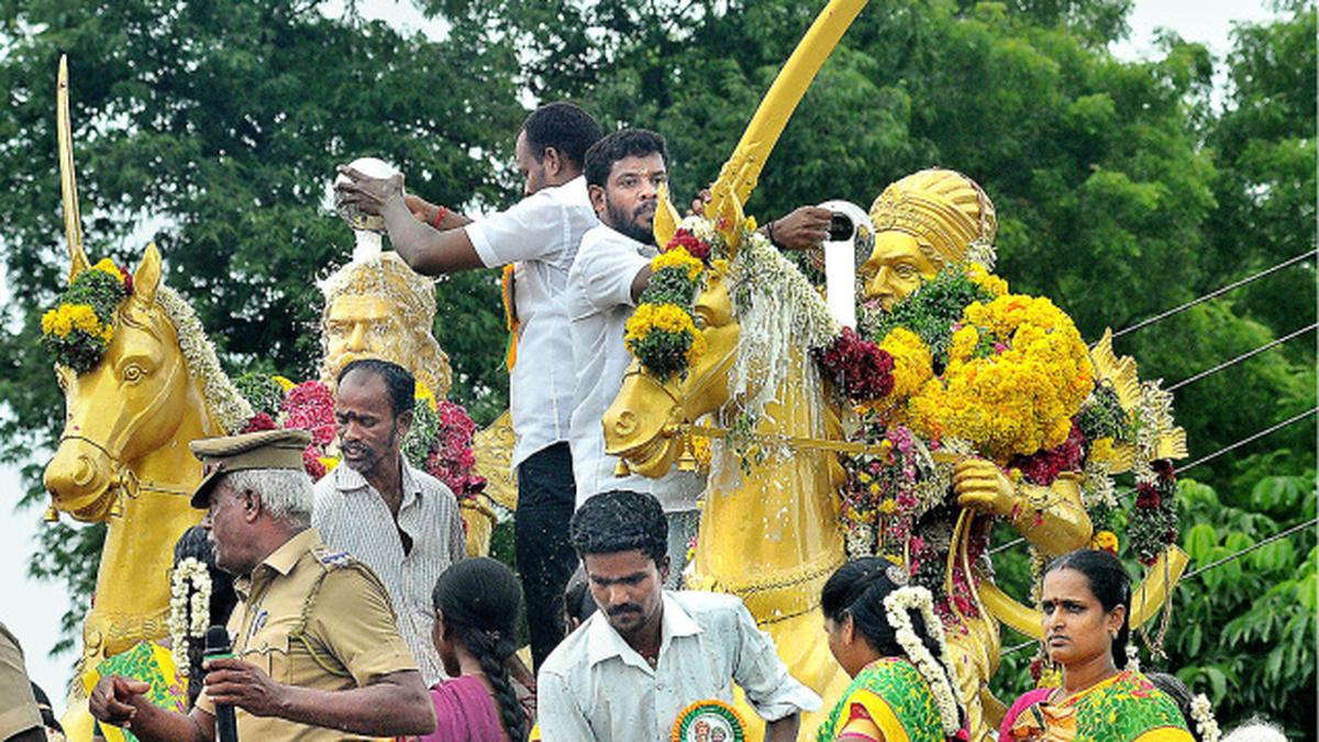 Guru puja of Maruthu brothers peaceful - The Hindu