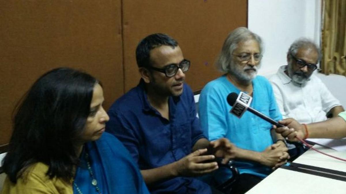 FTII protest: 10 filmmakers return National Awards - The Hindu