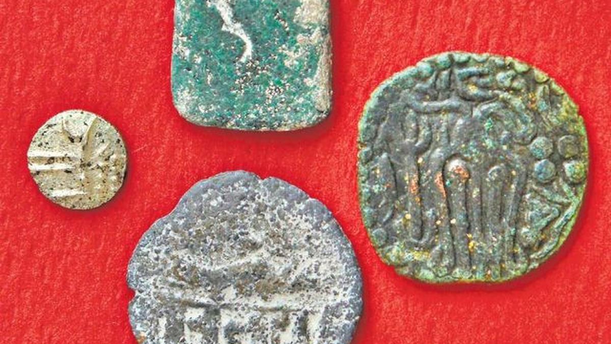 Rare Chera, Chola coins found in Thanjavur - The Hindu