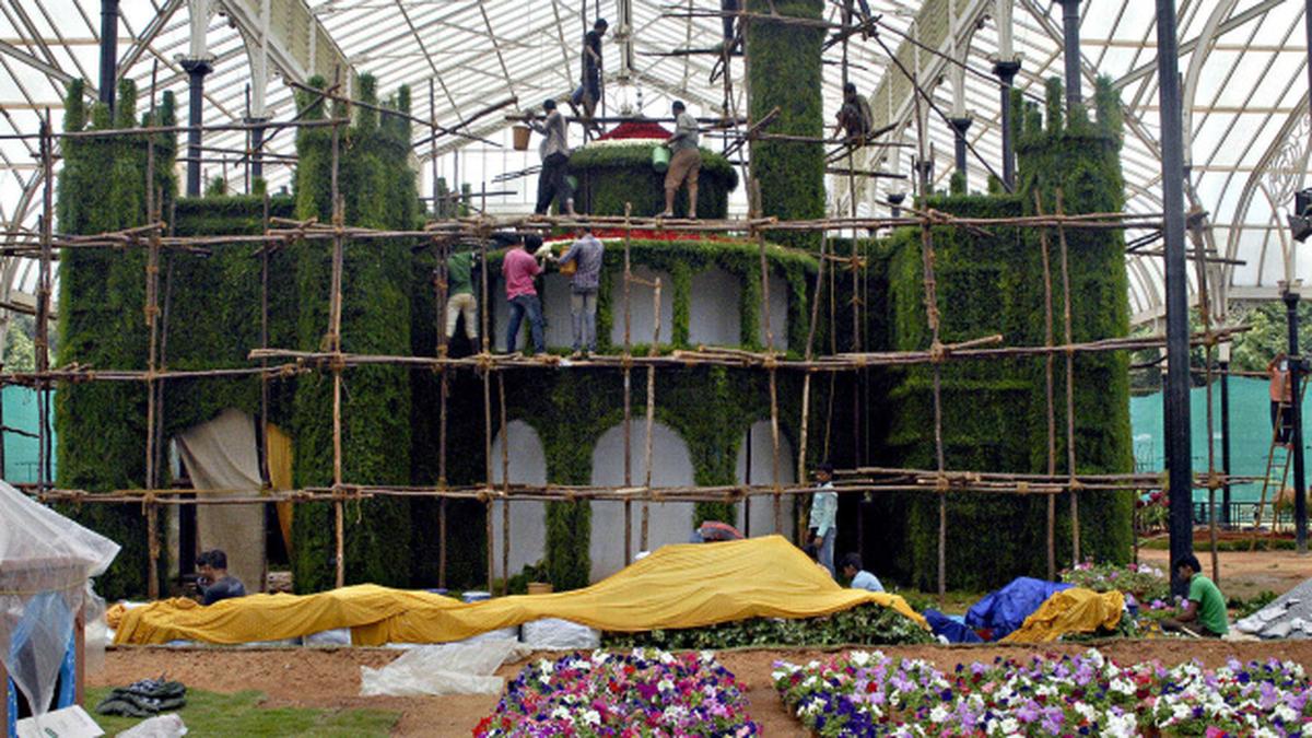 Lalbagh all set to host 202nd edition of flower show - The Hindu