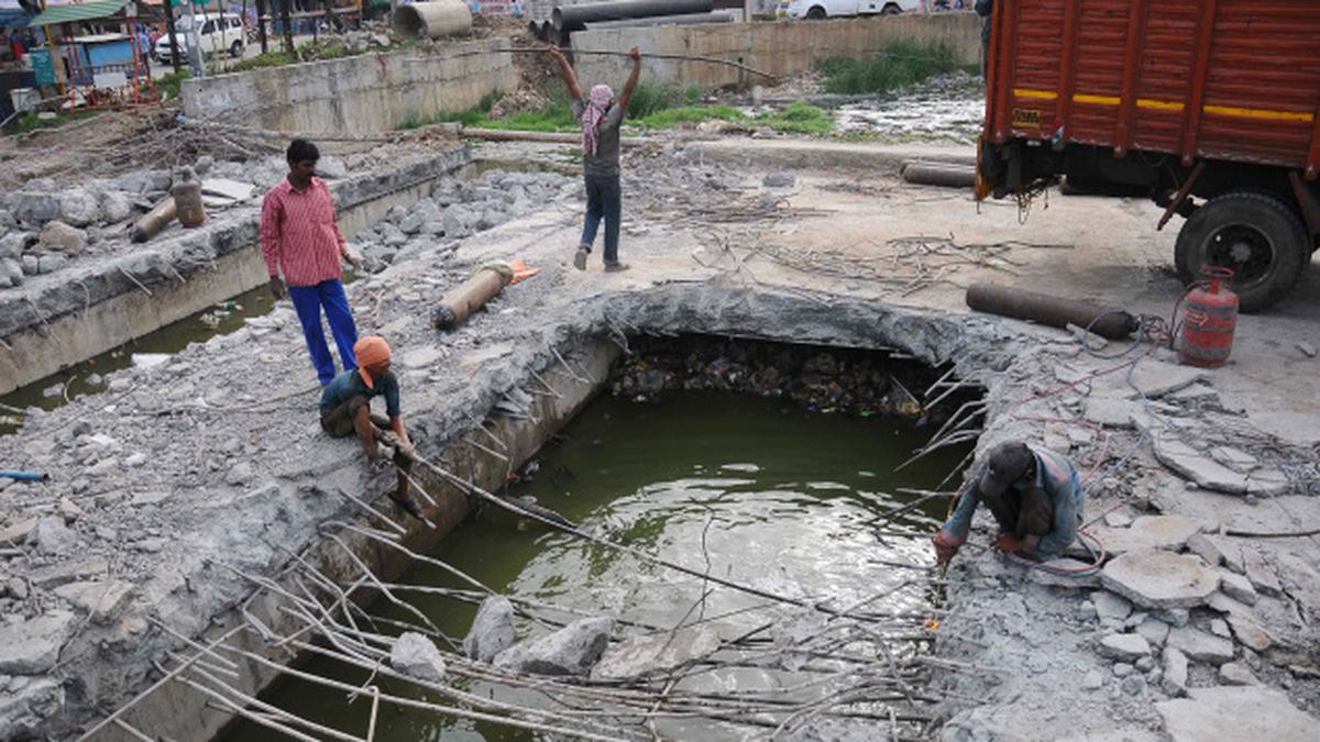 Culvert work nearing completion on Velachery Main Road - The Hindu