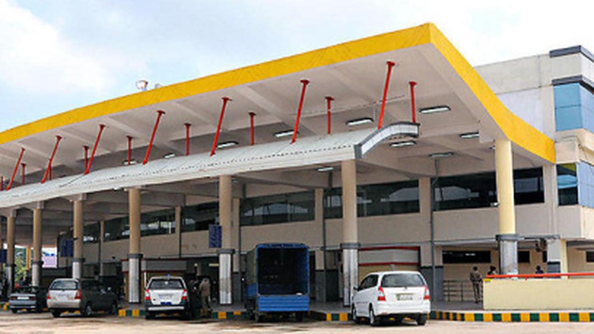 Attempt to popularise Peenya bus stand - The Hindu