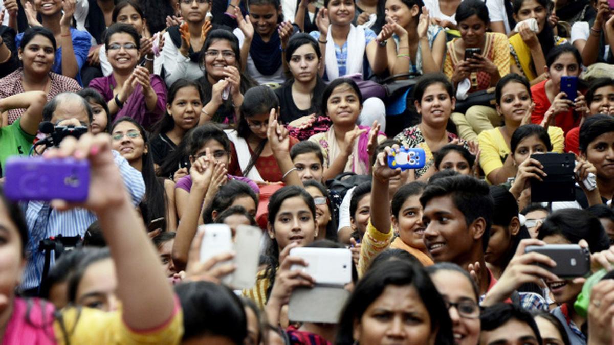 Smartphone users face risk of digital amnesia - The Hindu