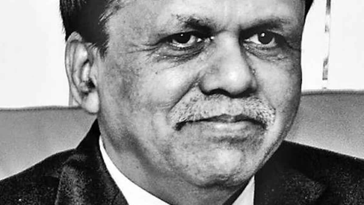 Satish Chandra takes over as NIMHANS in-charge director - The Hindu