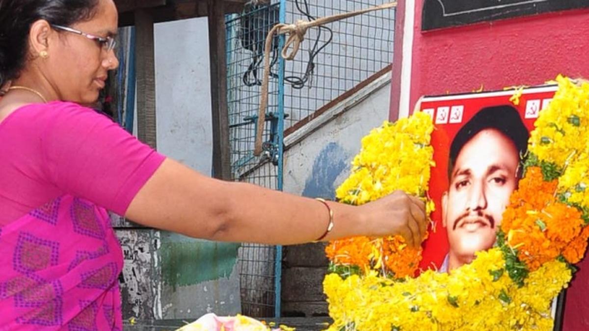 Tributes paid to Basheerbagh firing victims - The Hindu