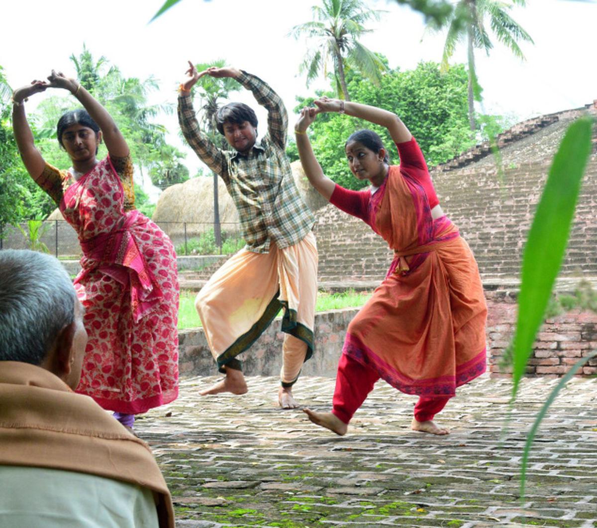 Learning dance at Ghantasala stupa - The Hindu