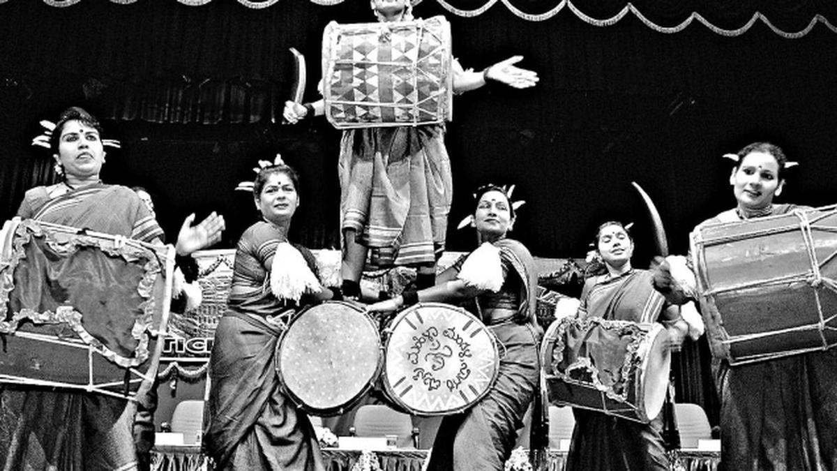 Take selfies to keep Dollu Kunitha alive - The Hindu