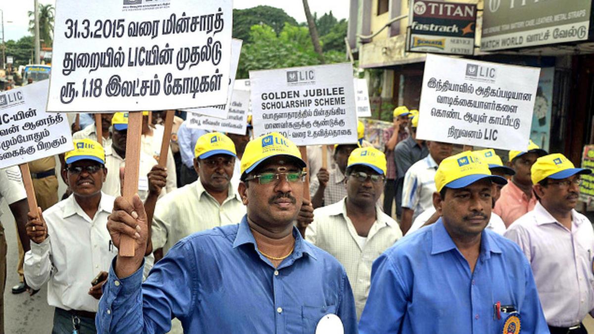 Rally highlights achievements of LIC - The Hindu