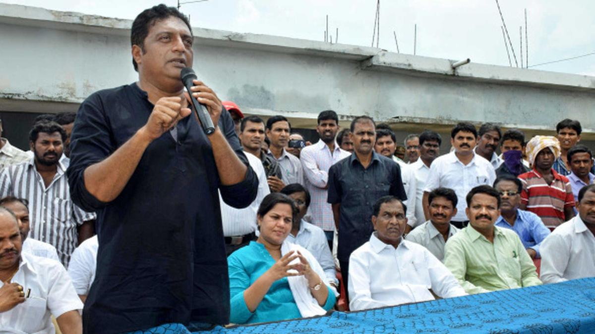 Prakash Raj has big plans for Kondareddypally - The Hindu