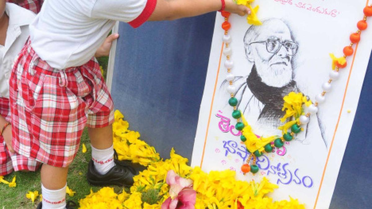 Kaloji’s birth anniversary celebrated - The Hindu