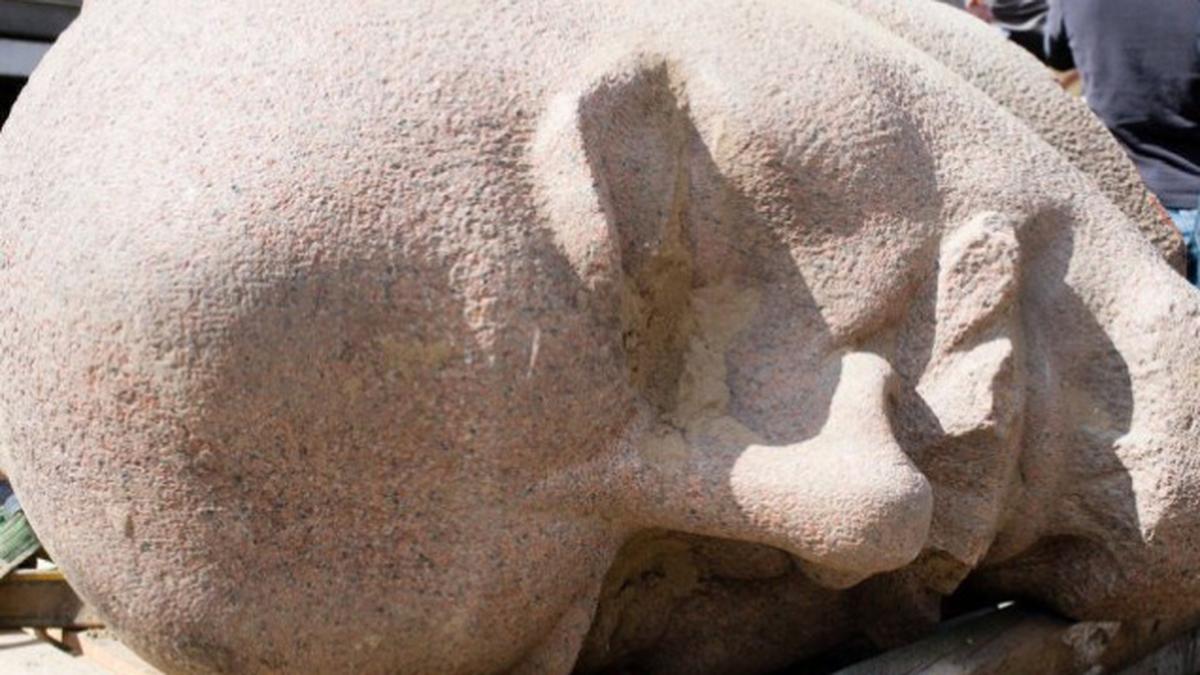 Giant head from Lenin statue unearthed in Berlin - The Hindu